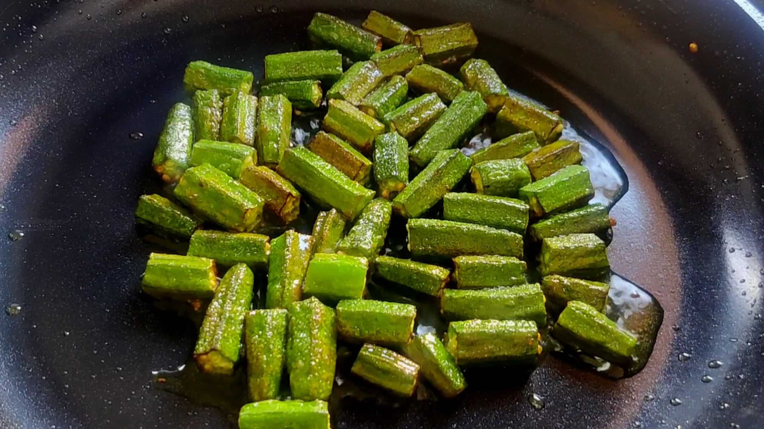 Puli Kuzhambu Recipe (South Indian Style) - Paatti's Kitchen