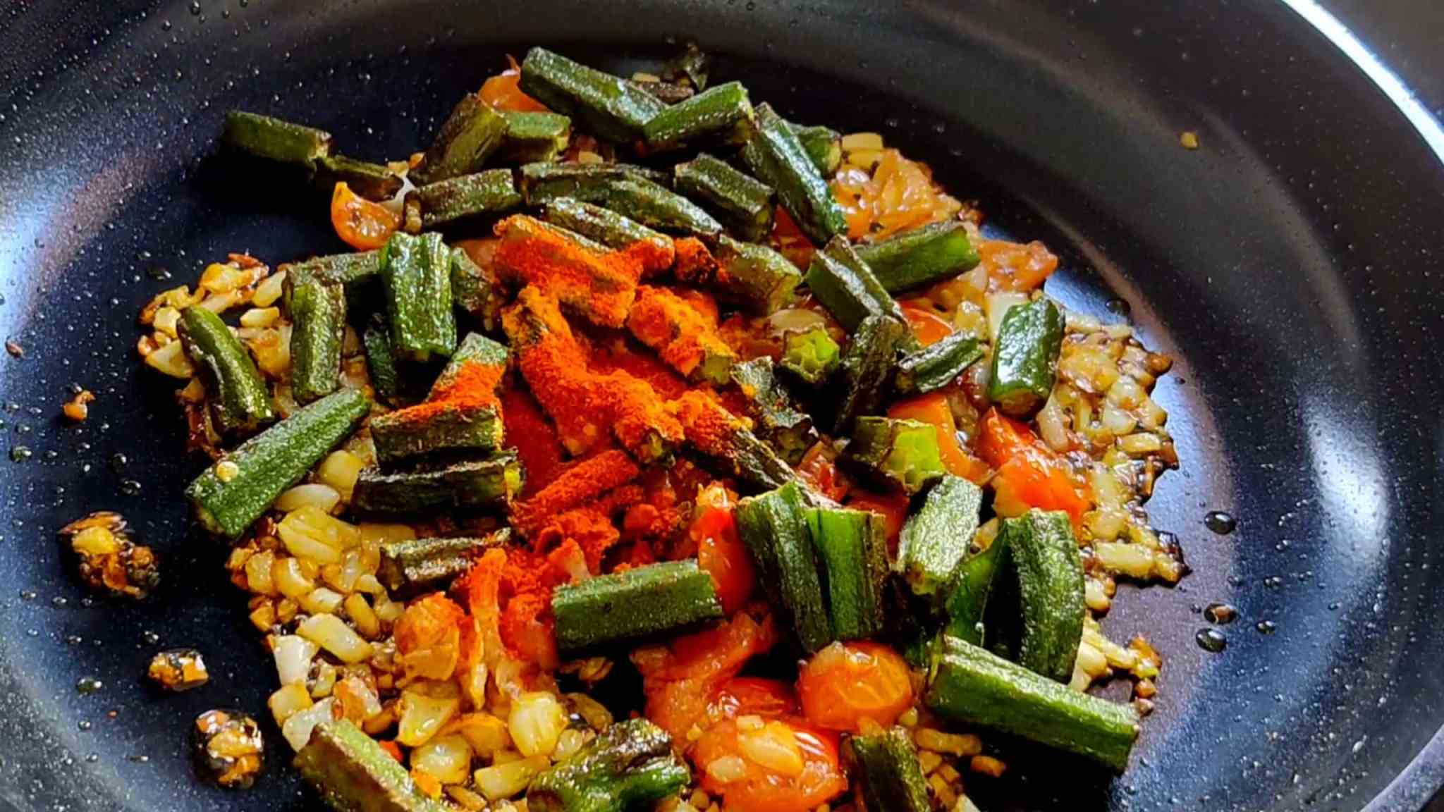 Puli Kuzhambu Recipe (South Indian Style) - Paatti's Kitchen