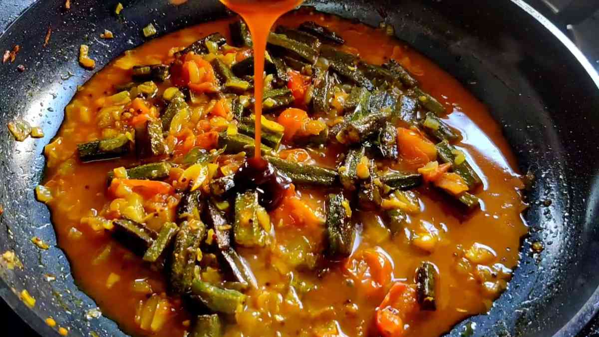 Puli Kuzhambu Recipe (South Indian Style) - Paatti's Kitchen