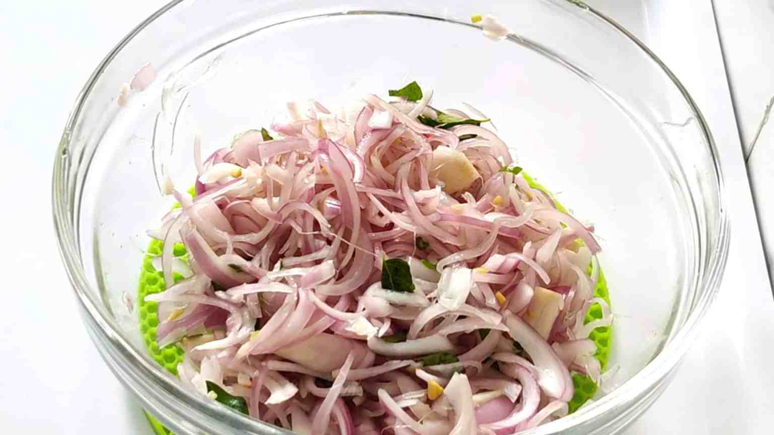 Easy Ulli Vada Recipe (Kerala Style) - Paatti's Kitchen