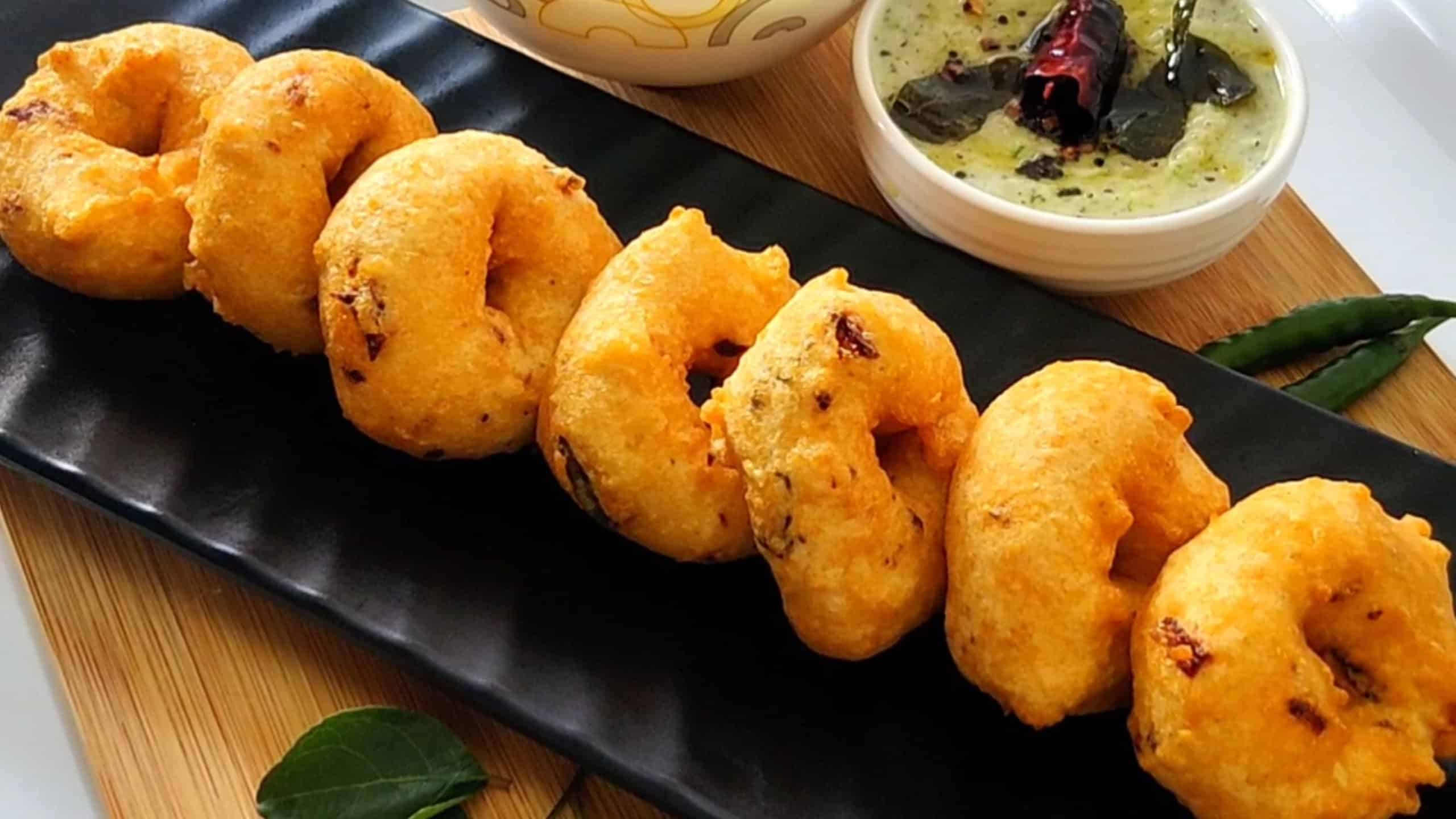 Simple Uzhunnu Vada Recipe (Medu Vada) - Paatti's Kitchen