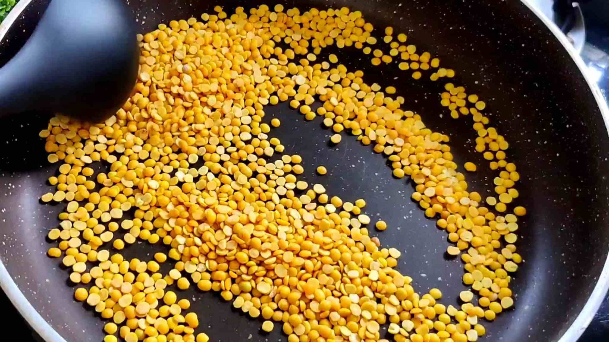 Homemade Iyengar Sambar Powder Recipe (Easy and Delicious)