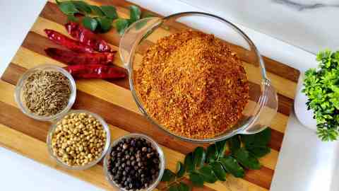 Homemade Kuzhambu Milagai Thool Recipe - Paatti's Kitchen