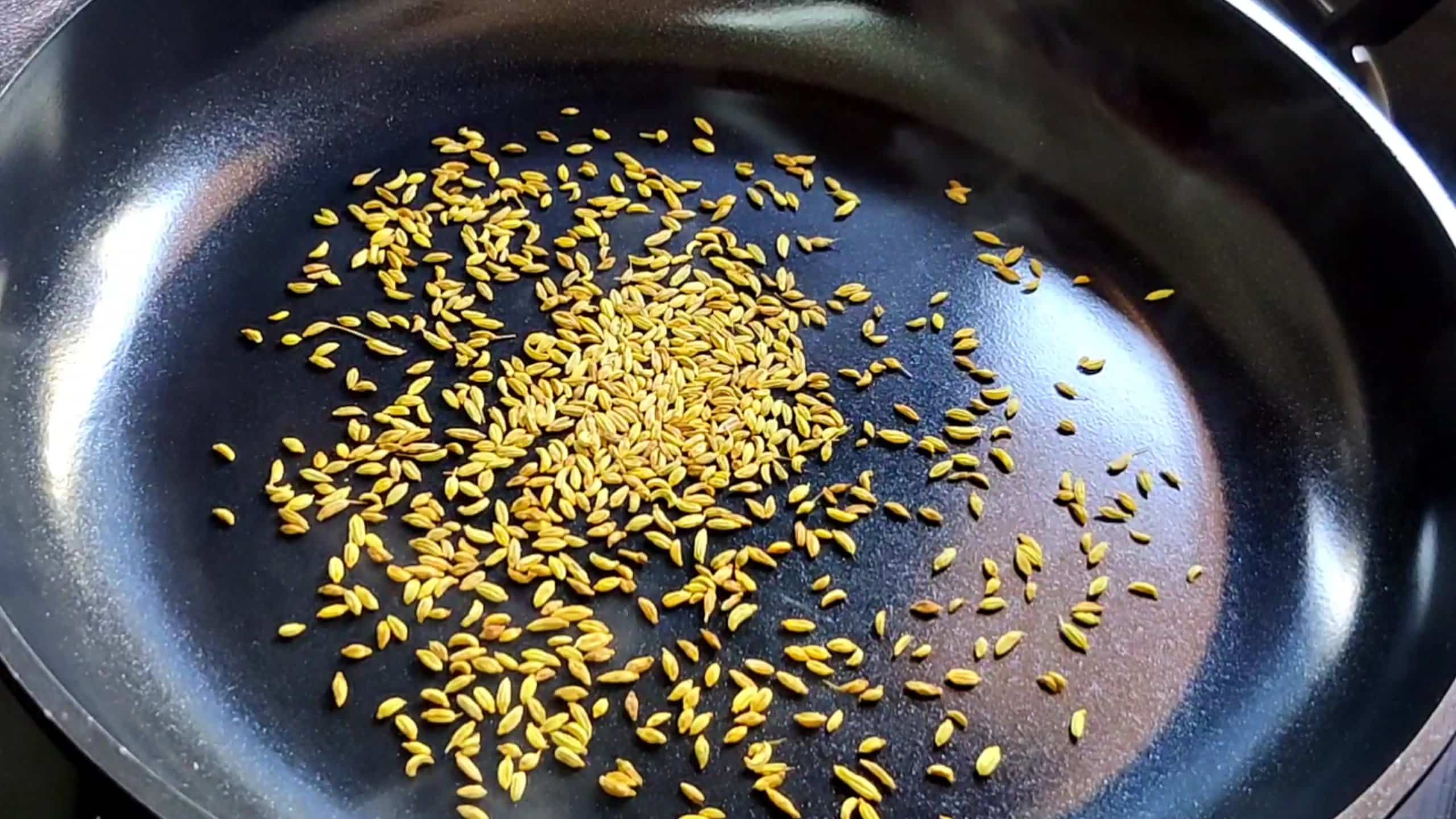 Homemade Kuzhambu Milagai Thool Recipe - Paatti's Kitchen