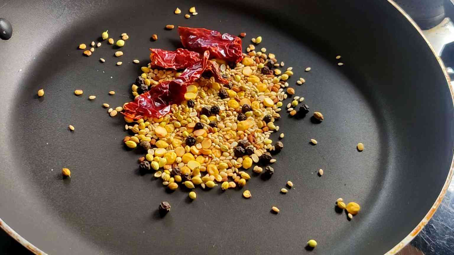 Easy Puli Sadam Recipe (Tamarind Rice) - Paatti's Kitchen