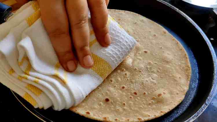 How To Make Soft Chapatis - Paatti's Kitchen