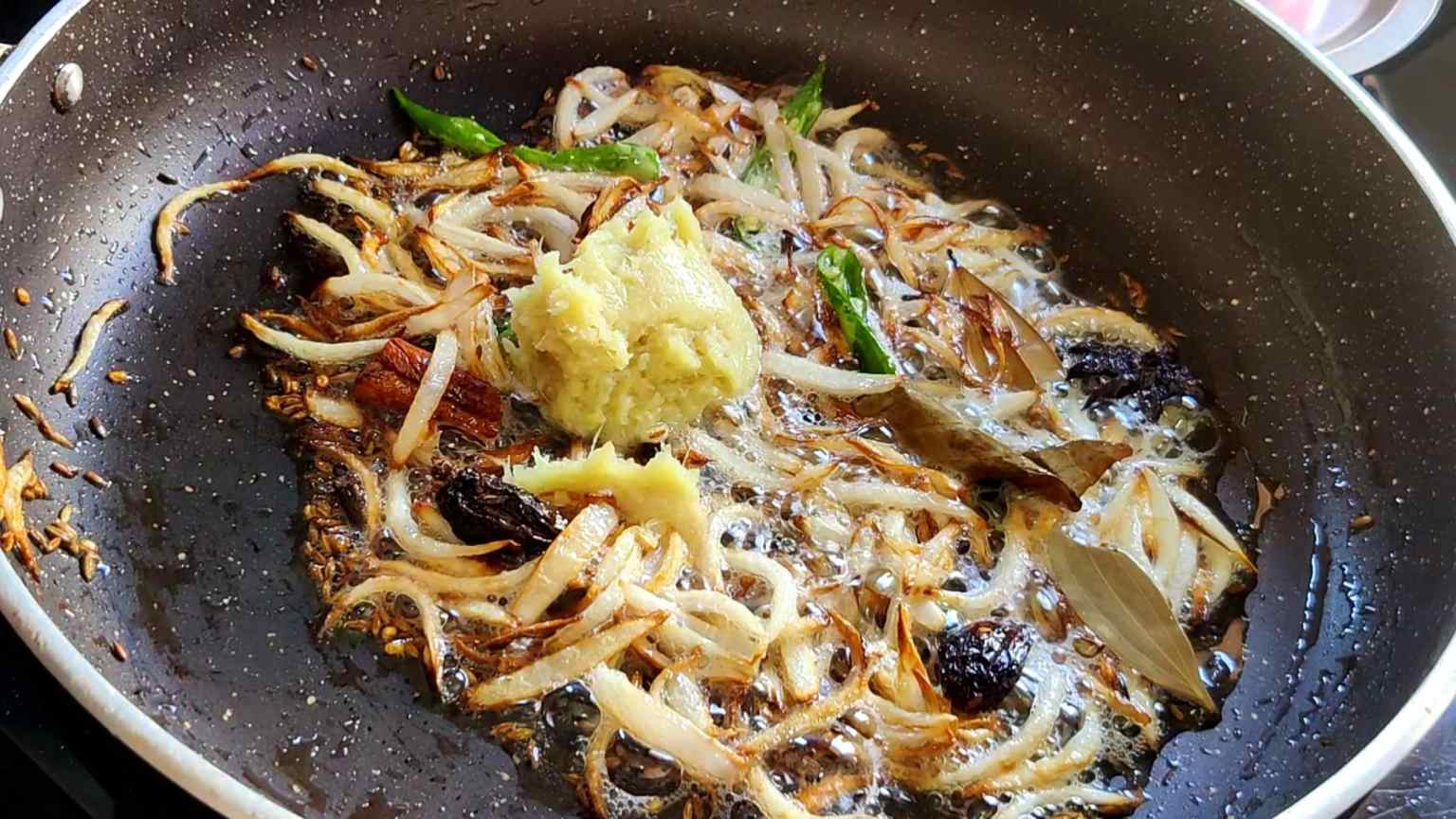 Avakaya Biryani Recipe (Mango Pickle Biryani) - Paatti's Kitchen