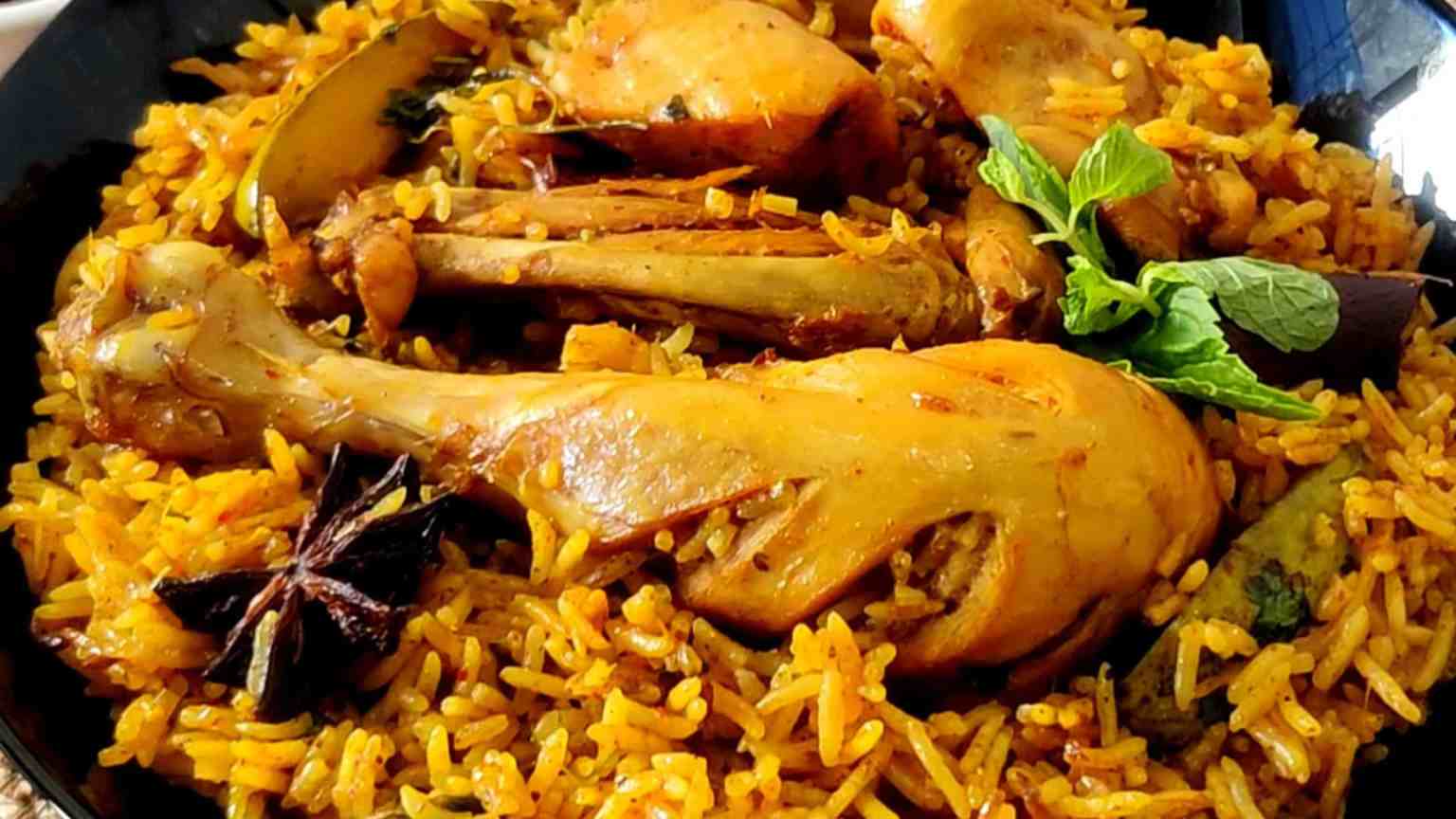 Avakaya Biryani Recipe (Mango Pickle Biryani) - Paatti's Kitchen