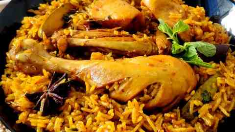 Avakaya Biryani Recipe (Mango Pickle Biryani) - Paatti's Kitchen