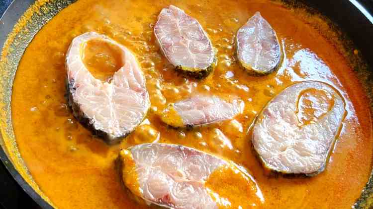 South Indian Fish Curry Recipe - Paatti's Kitchen