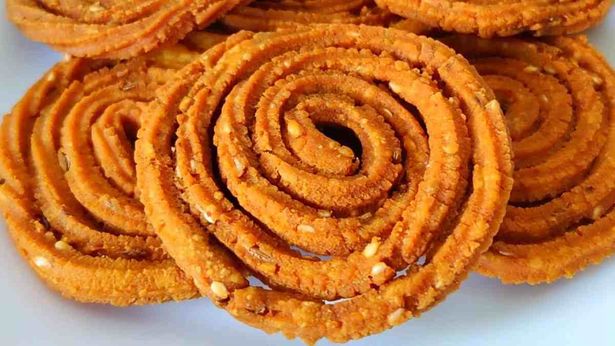 Easy Chakri Recipe (Chakli) - Paatti's Kitchen