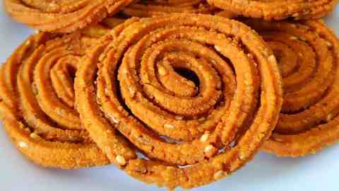 Easy Chakri Recipe (Chakli) - Paatti's Kitchen