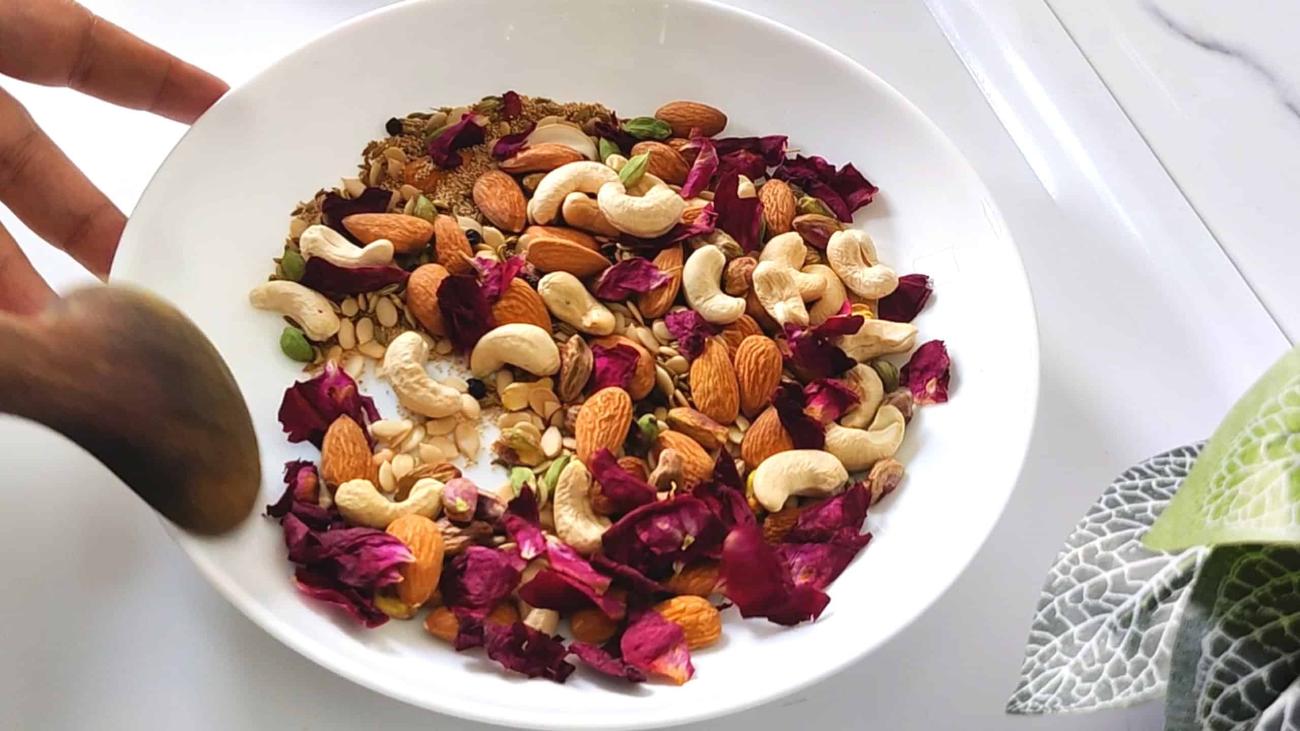 How To Make Thandai Powder At Home - Paatti's Kitchen