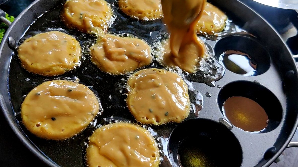 Delicious Unni Appam Recipe - Paatti's Kitchen